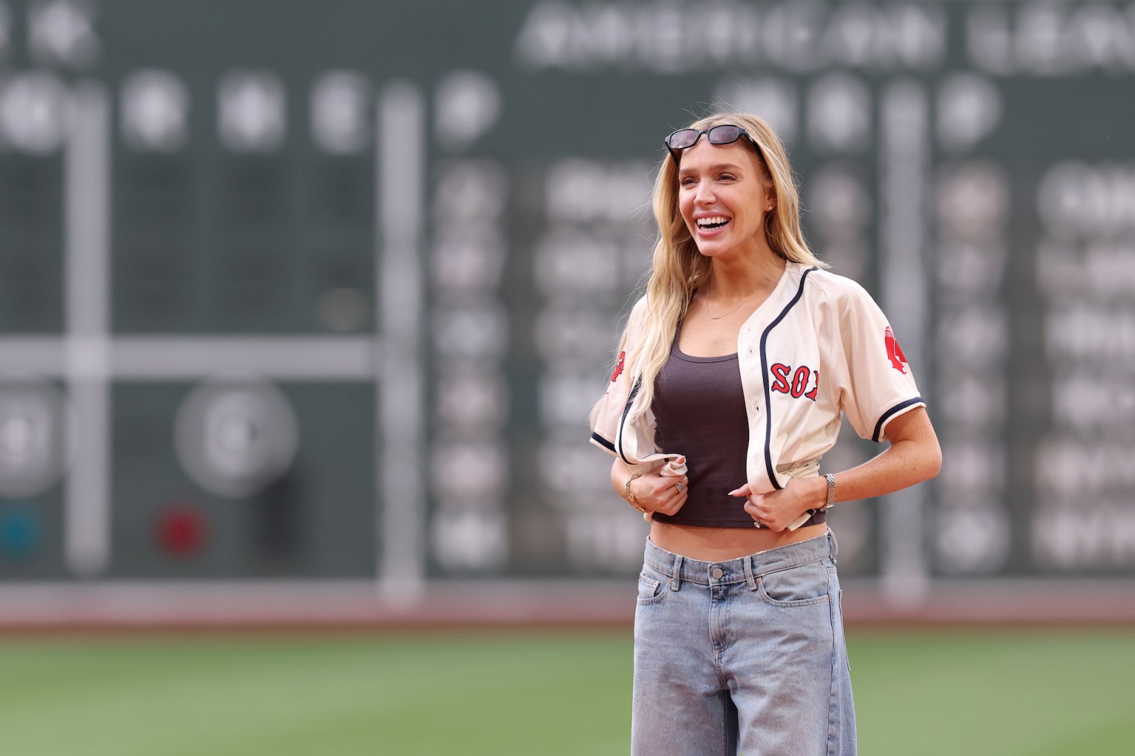 Alex Cooper Got Booed During 7th Inning Stretch Performance in Chicago ...