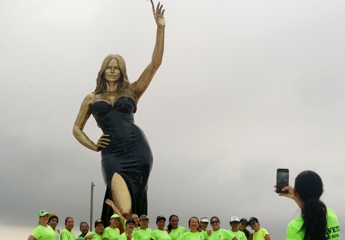 Sofia Vergara Honored With 24-Foot Statue in Colombia: Photos | Us Weekly