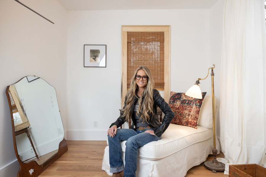 Nicole Curtis Celebrated Rehab Addict Return Before Racial Slur Scandal ...