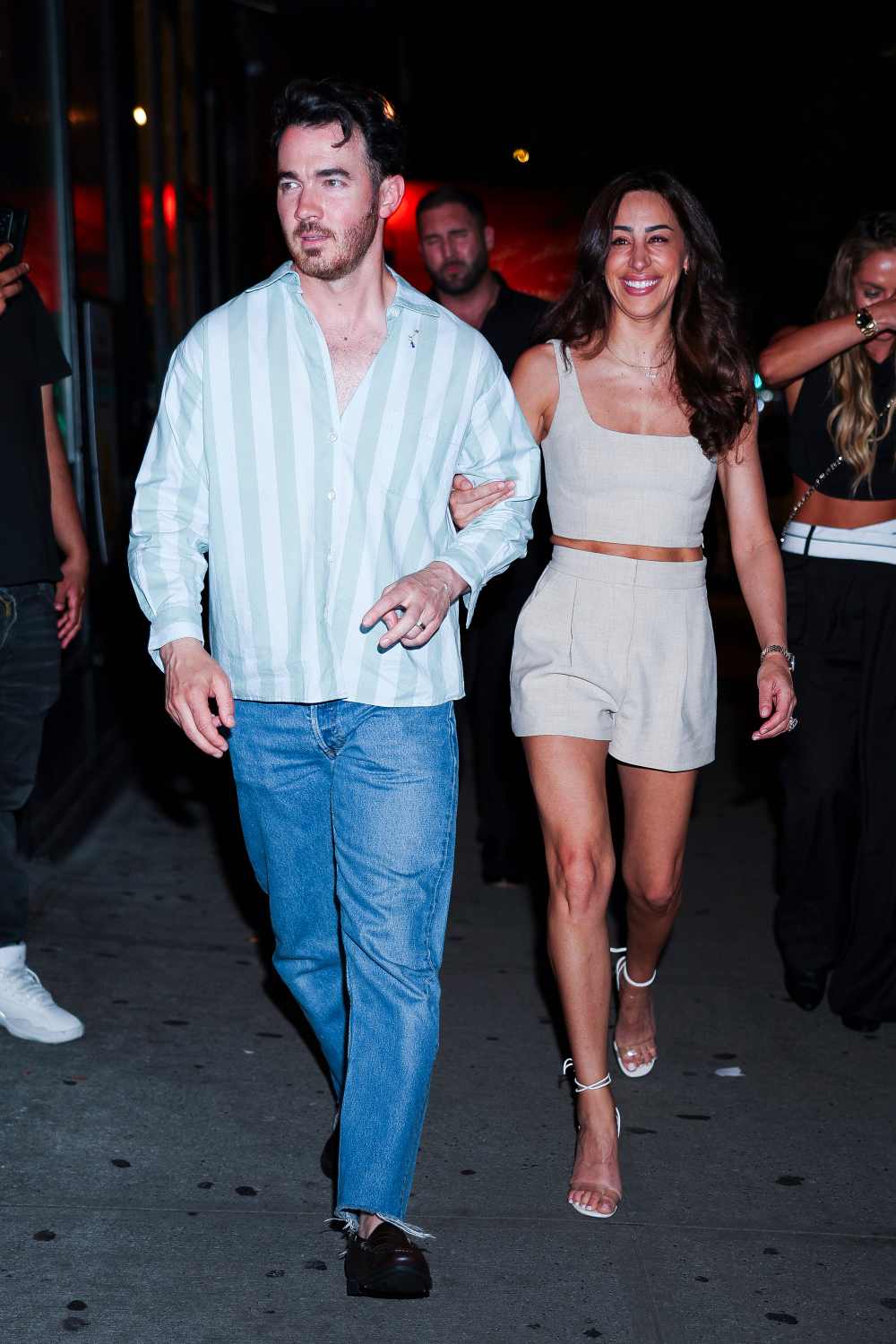 Stars Who’ve Battled Lyme Disease: Danielle Jonas, Justin Bieber, More ...