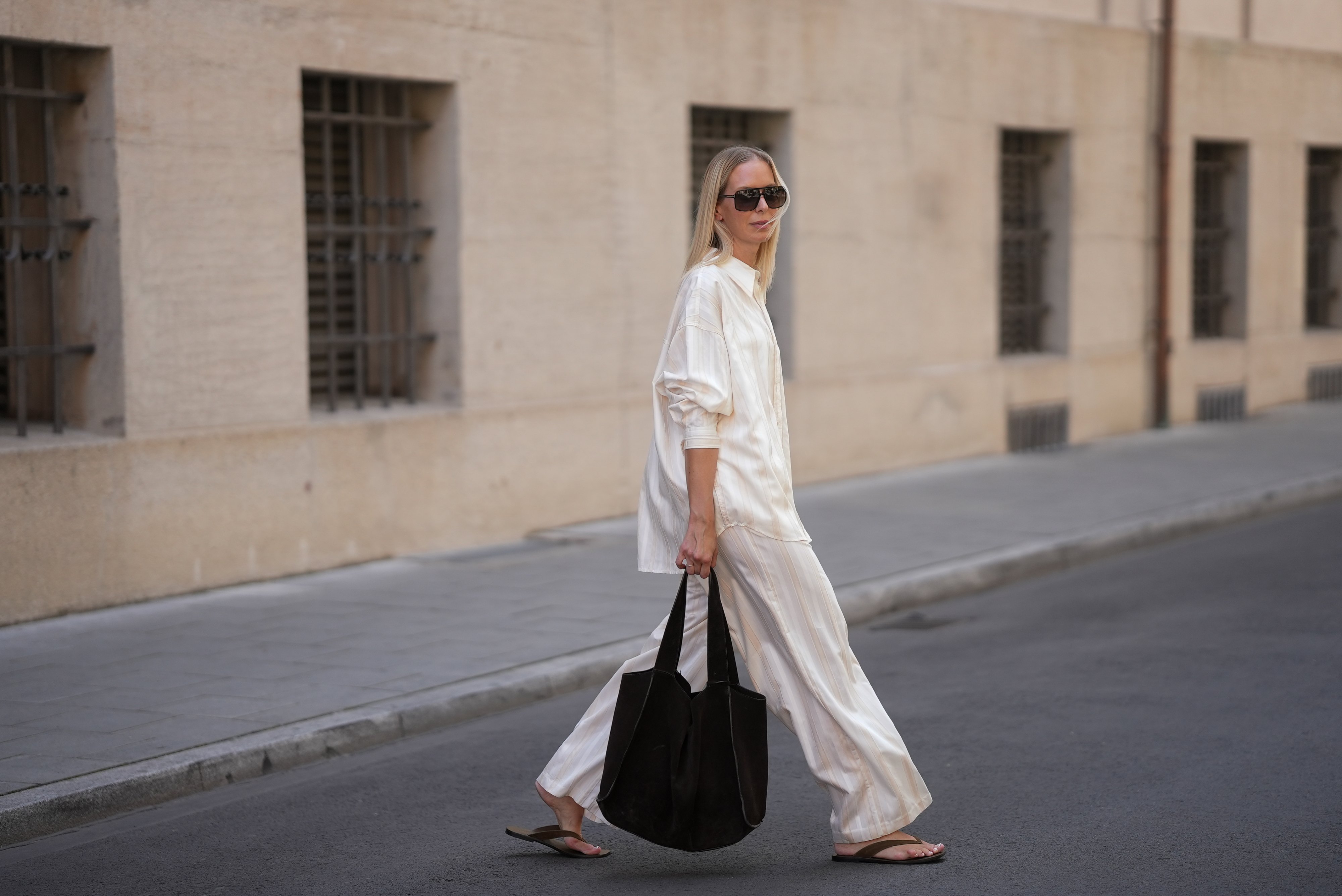 17 Relaxed-Fit Tops That Hide the Tummy Without Sacrificing Style | Us ...