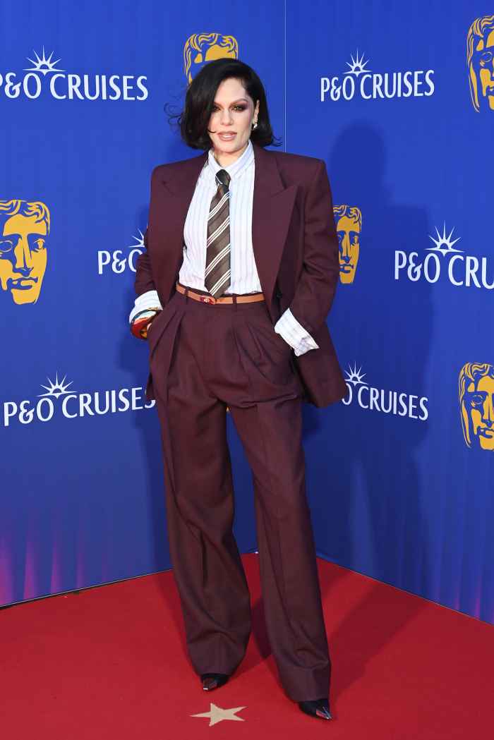 Jessie J Hospitalized Weeks After Breast Cancer Surgery | Us Weekly
