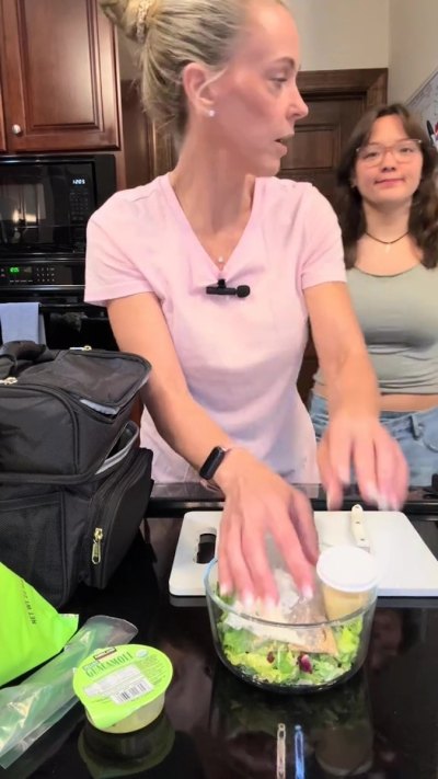Alexis Gosselin Makes Rare Appearance With Mom Kate in TikTok Video ...