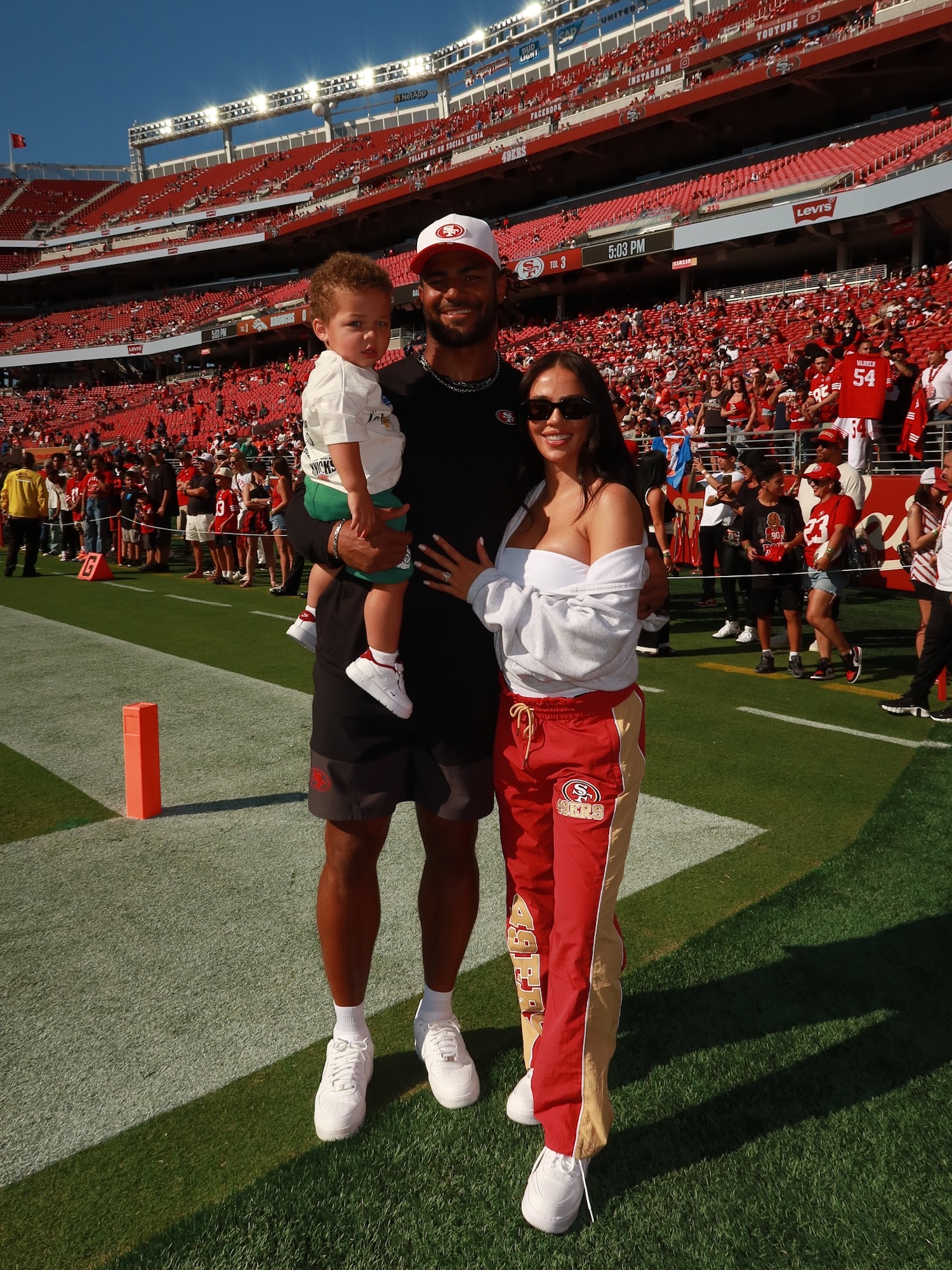 Bachelor’s Sydney Warner Gives Tour of Fred Warner's 49ers Suite | Us ...