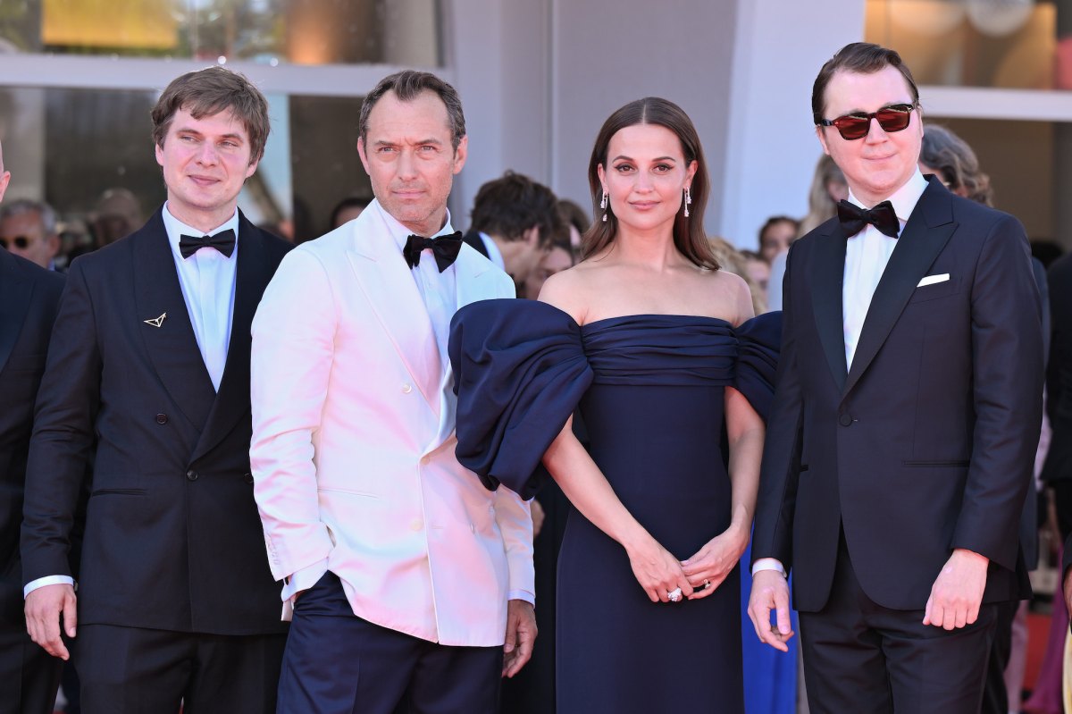 Jude Law Talks 'Controversy' of Playing Putin in Wizard of the Kremlin ...