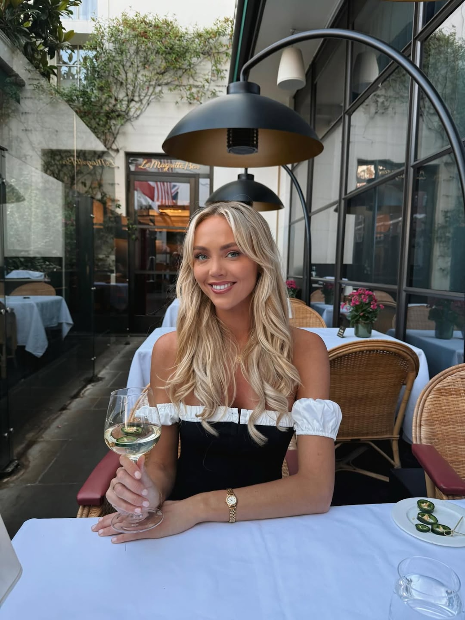 Annie Knight News - Us Weekly