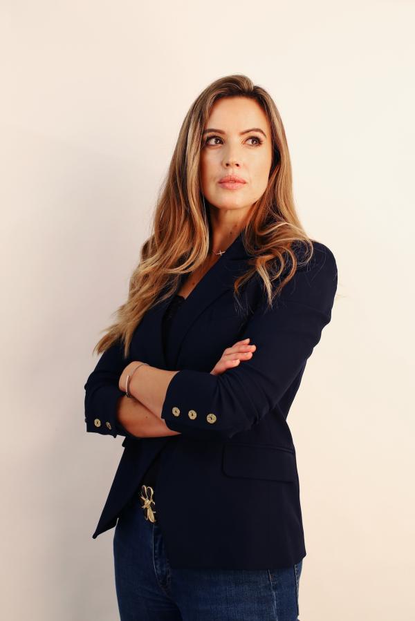 Utah Mom Embezzled Millions in Unicorn Girl Podcast from Scamanda ...