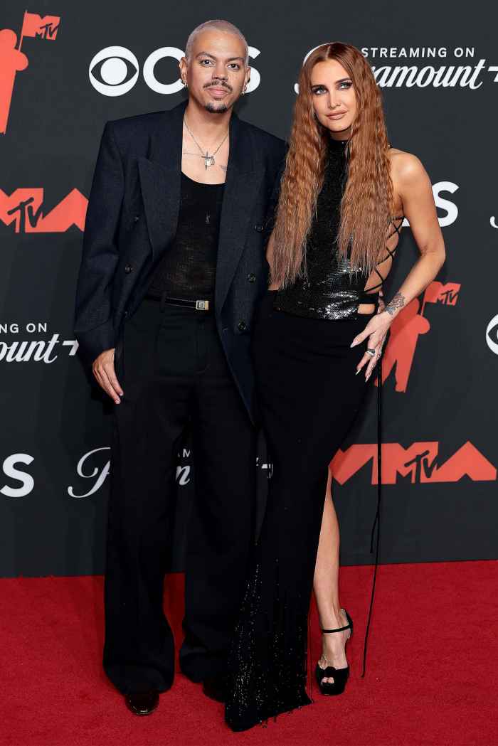 2025 VMAs Red Carpet Couples: Evan Ross Ashlee Simpson More | Us Weekly