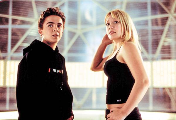 Frankie Muniz Recalls Working With Amanda Bynes and Hilary Duff | Us Weekly
