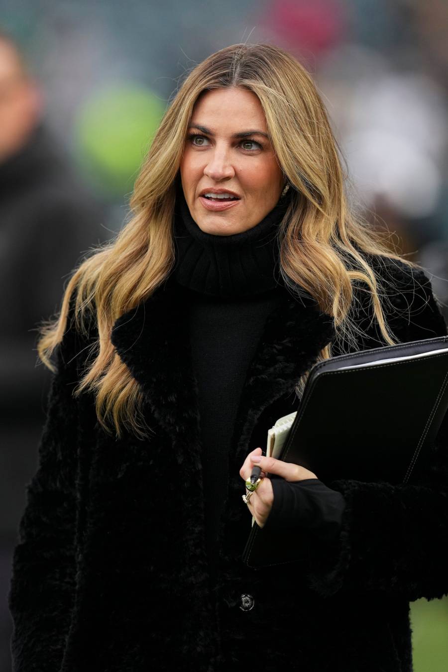 Erin Andrews Claps Back at Critics of Fox NFL Broadcast, Tom Brady ...
