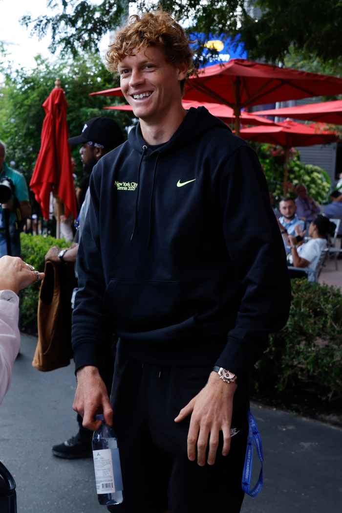 Jannik Sinner Sparks Dating Rumors With Model Thanks to Phone Screen ...