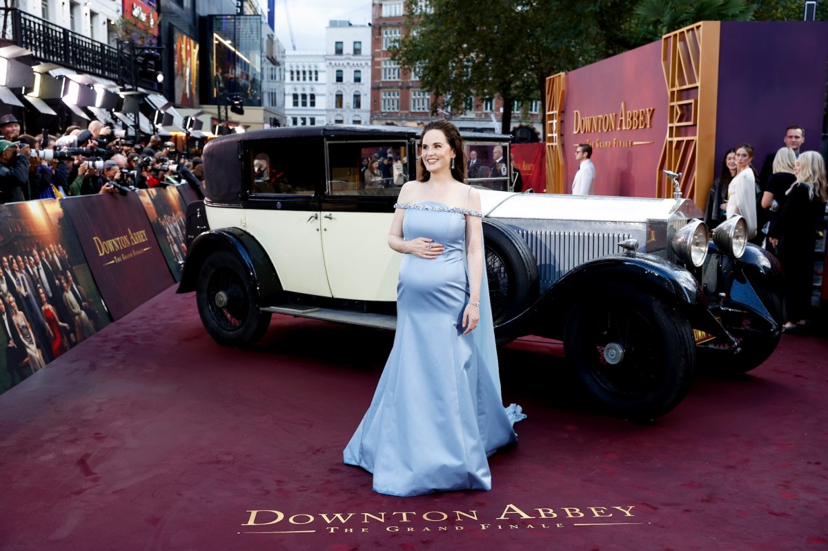 Michelle Dockery Pregnant With 1st Baby at 43 | Us Weekly