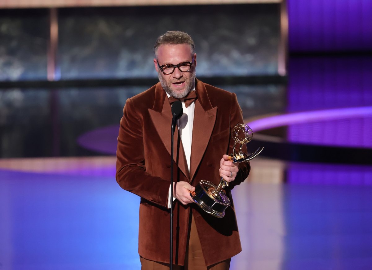 2025 Emmys Winners List: Jean Smart and More Stars Who Took Home Awards ...