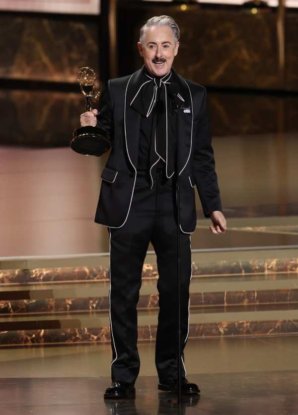 Alan Cumming Thanks The Traitors Cast After 2025 Emmys Win | Us Weekly