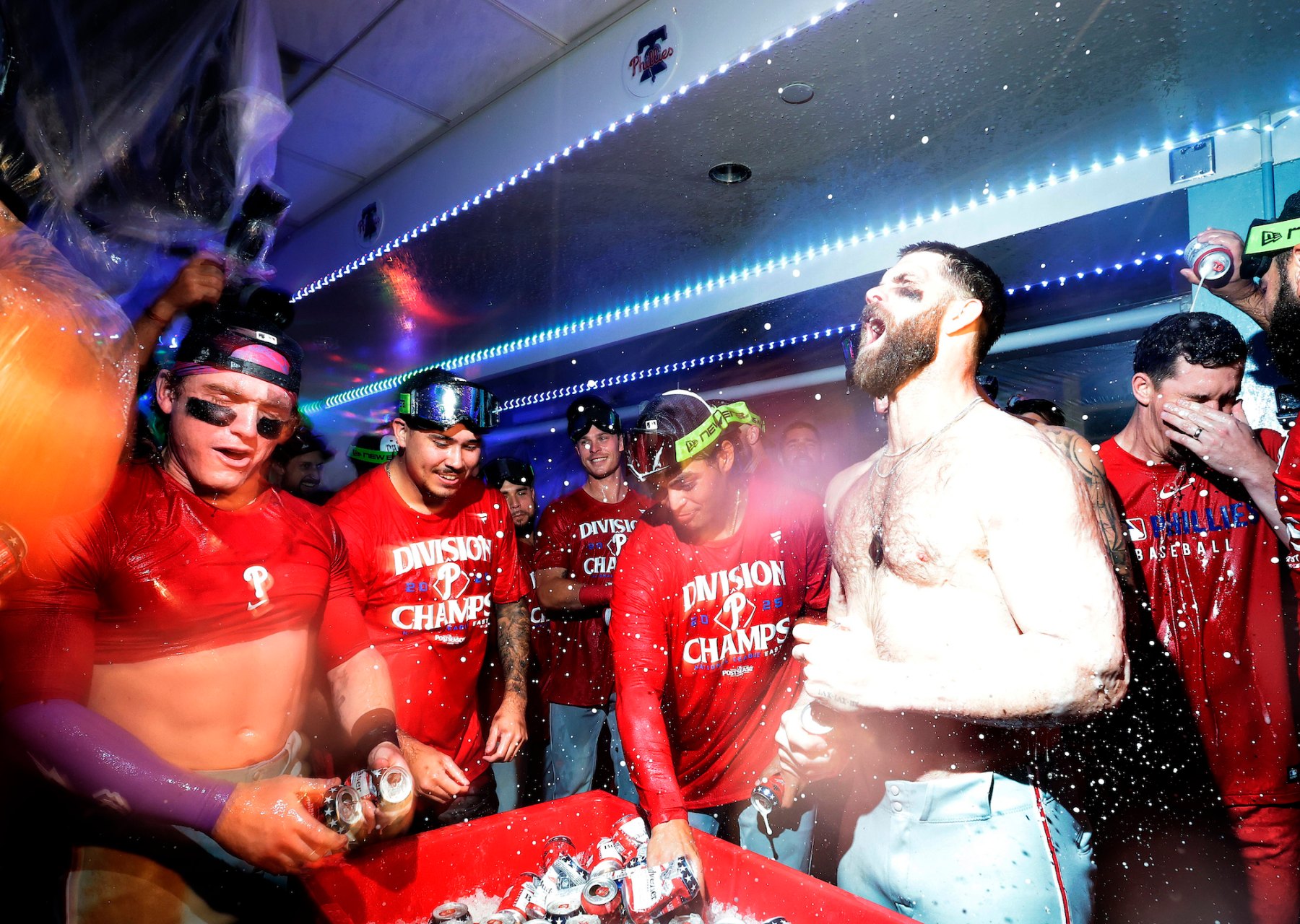 Phillies' Bryce Harper Parties Shirtless in Locker Room After Winning ...