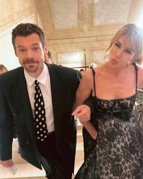 Carole Radziwill Reflects on Viral Harry Styles Wedding Photo | Us Weekly