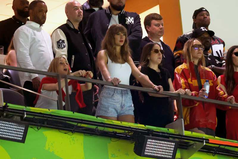 NBC Teases Sunday Night Football With Taylor Swift-Style Countdown | Us ...