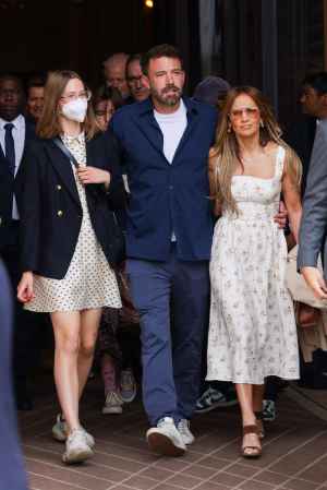 Violet Affleck's Activism: From Mask Mandates to Climate Advocacy | Us ...
