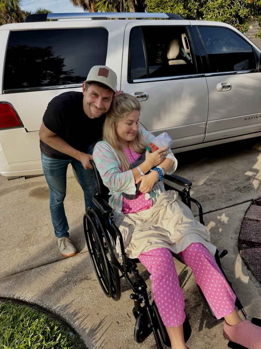 Erin Bates Doesn't Have Function of Her Right Leg After Sepsis Battle ...