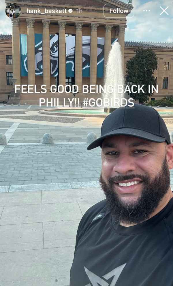 Kendra Wilkinson’s Ex-Husband Hank Baskett Takes Rare Philly Selfie ...
