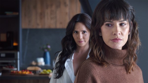 Don't Sleep on Netflix's New Thriller Show — It Has One of the Best ...