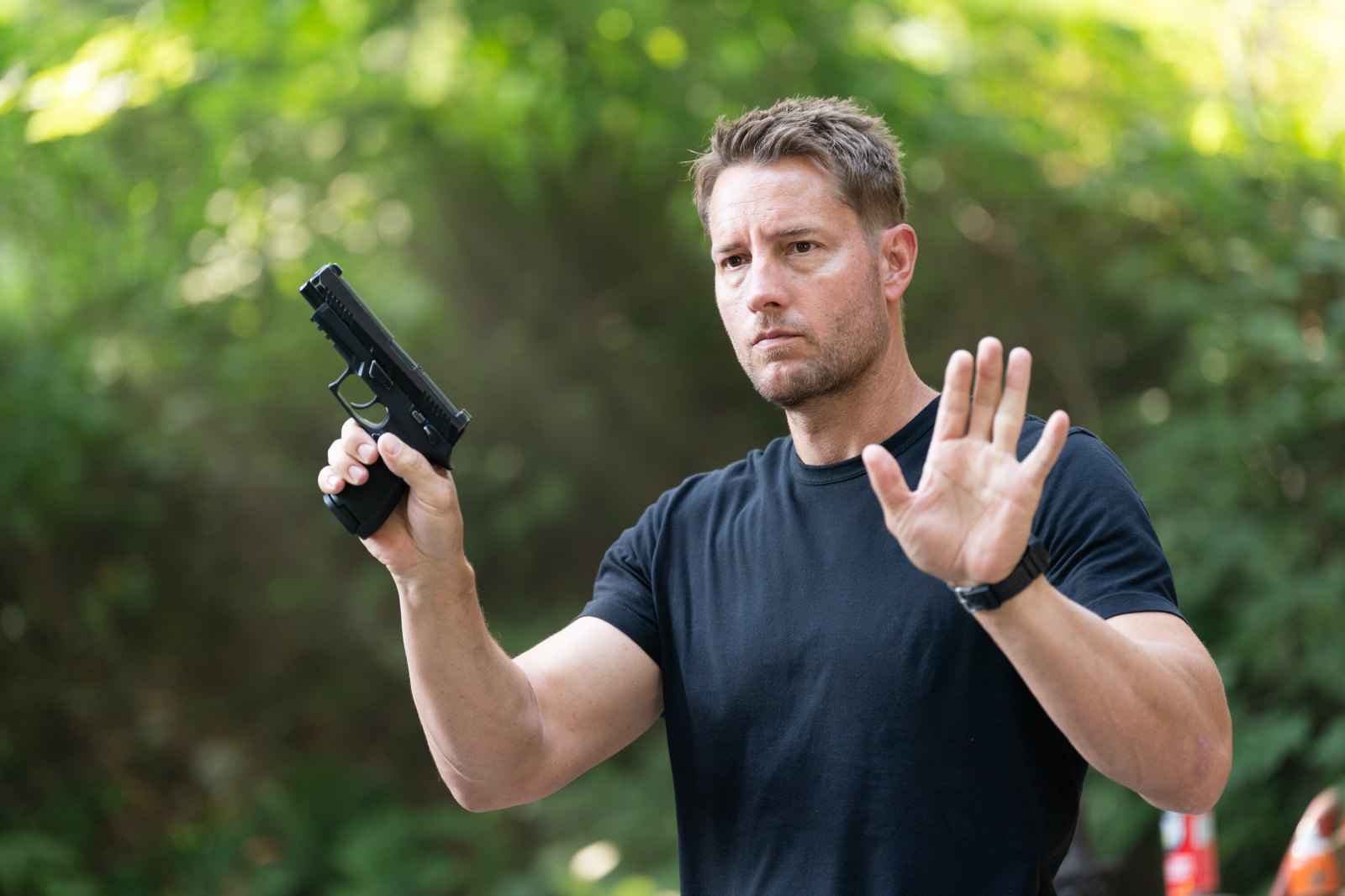Justin Hartley's Tracker Promotes Star After Multiple Cast Exits