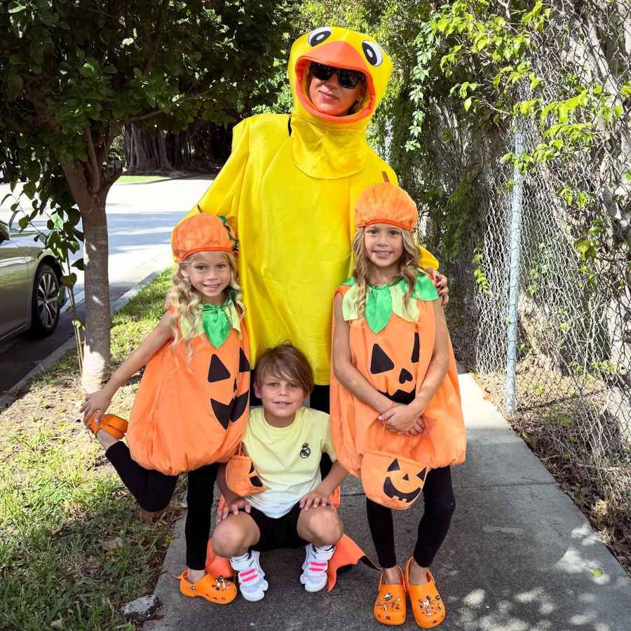 Tennis Star Anna Kournikova Shares Rare Family Photo With Her 3 Kids ...