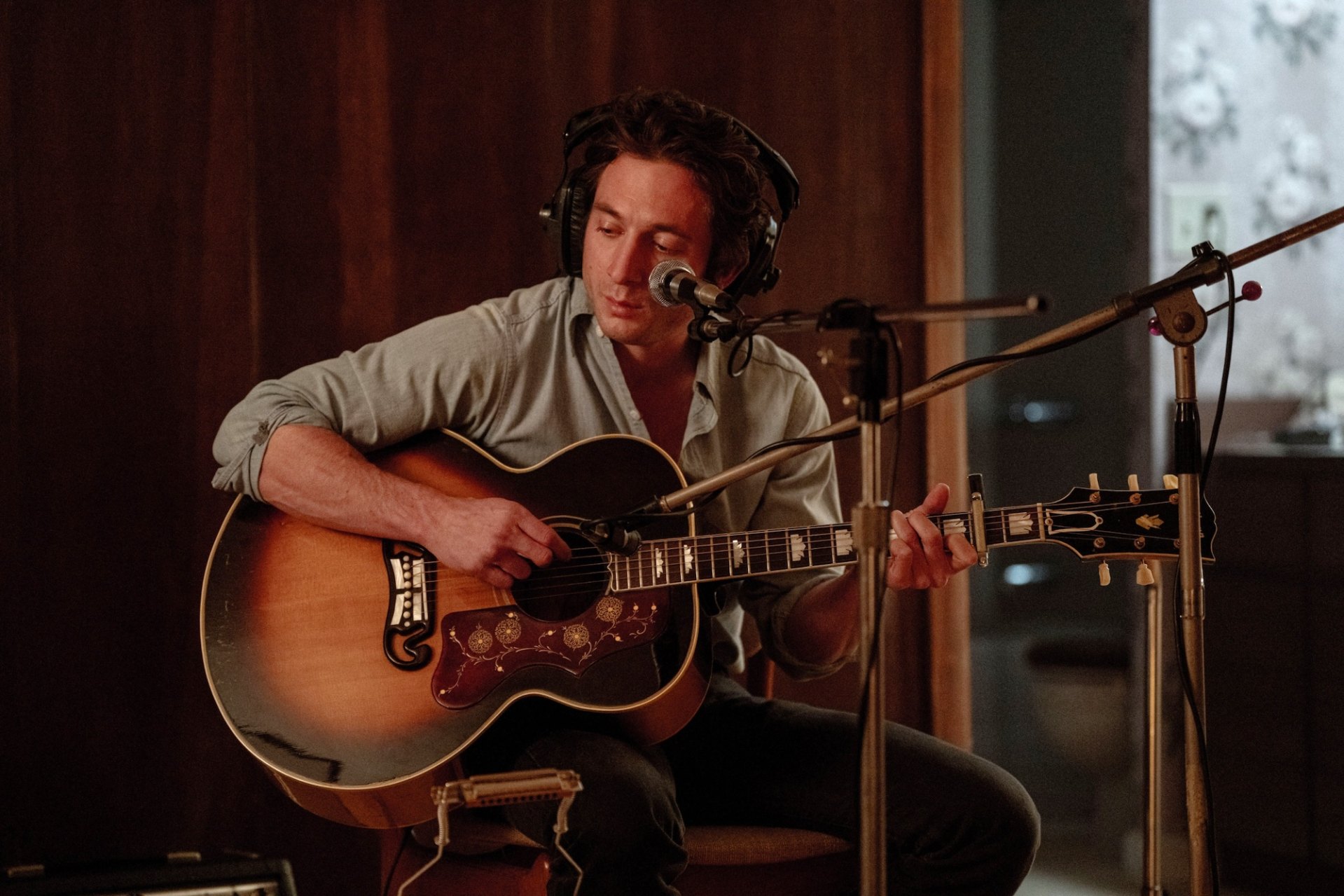 Can Jeremy Allen White Sing? What to Know About Deliver Me From Nowhere ...