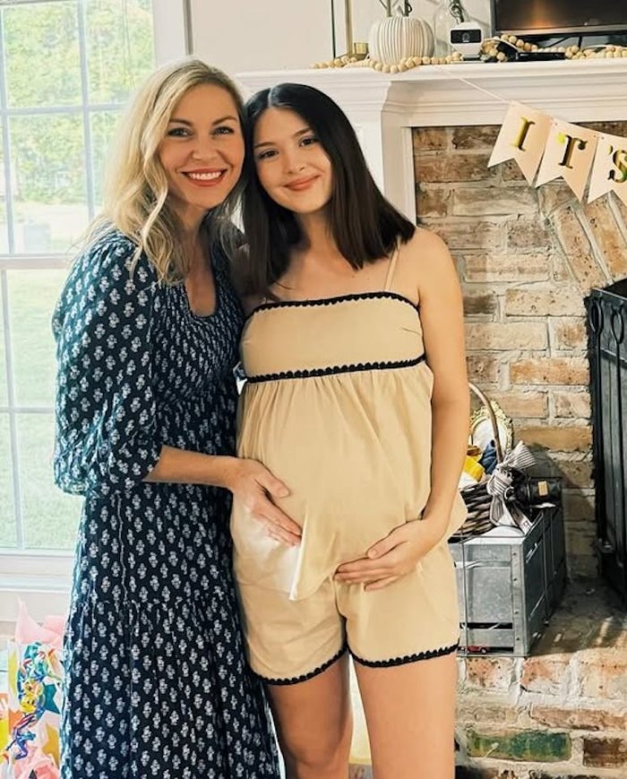 Duck Dynasty's Priscilla Robertson Welcomes Baby at 19 | Us Weekly