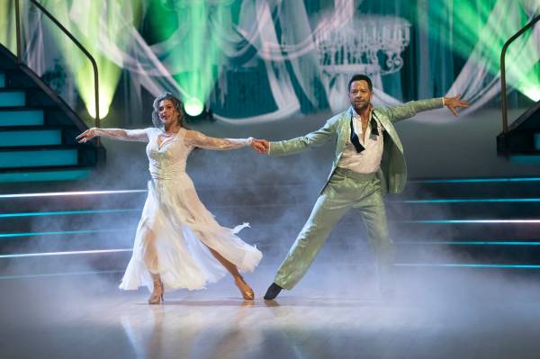 Danielle Fishel Warned Sons Before Dancing With the Stars Halloween ...