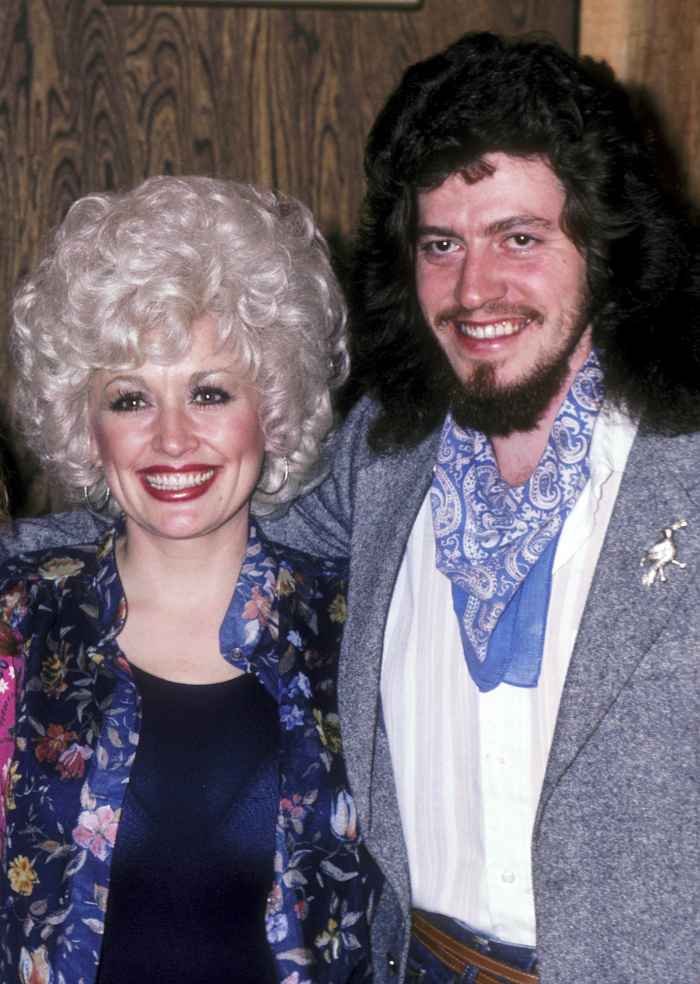 Dolly Parton’s Family: Meet the Singer’s 11 Brothers and Sisters | Us ...