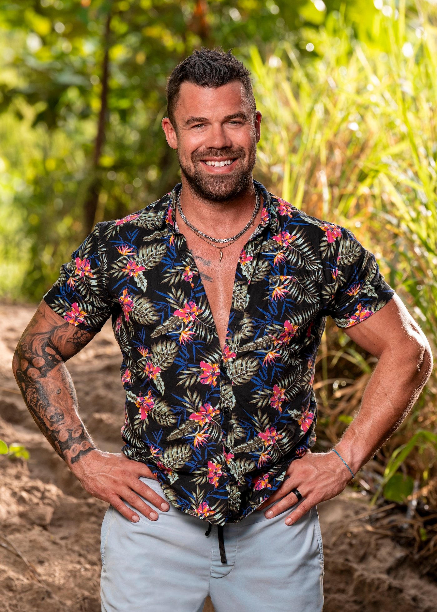 What Happened to Jake on Survivor? Black and White Sea Snake Bite ...