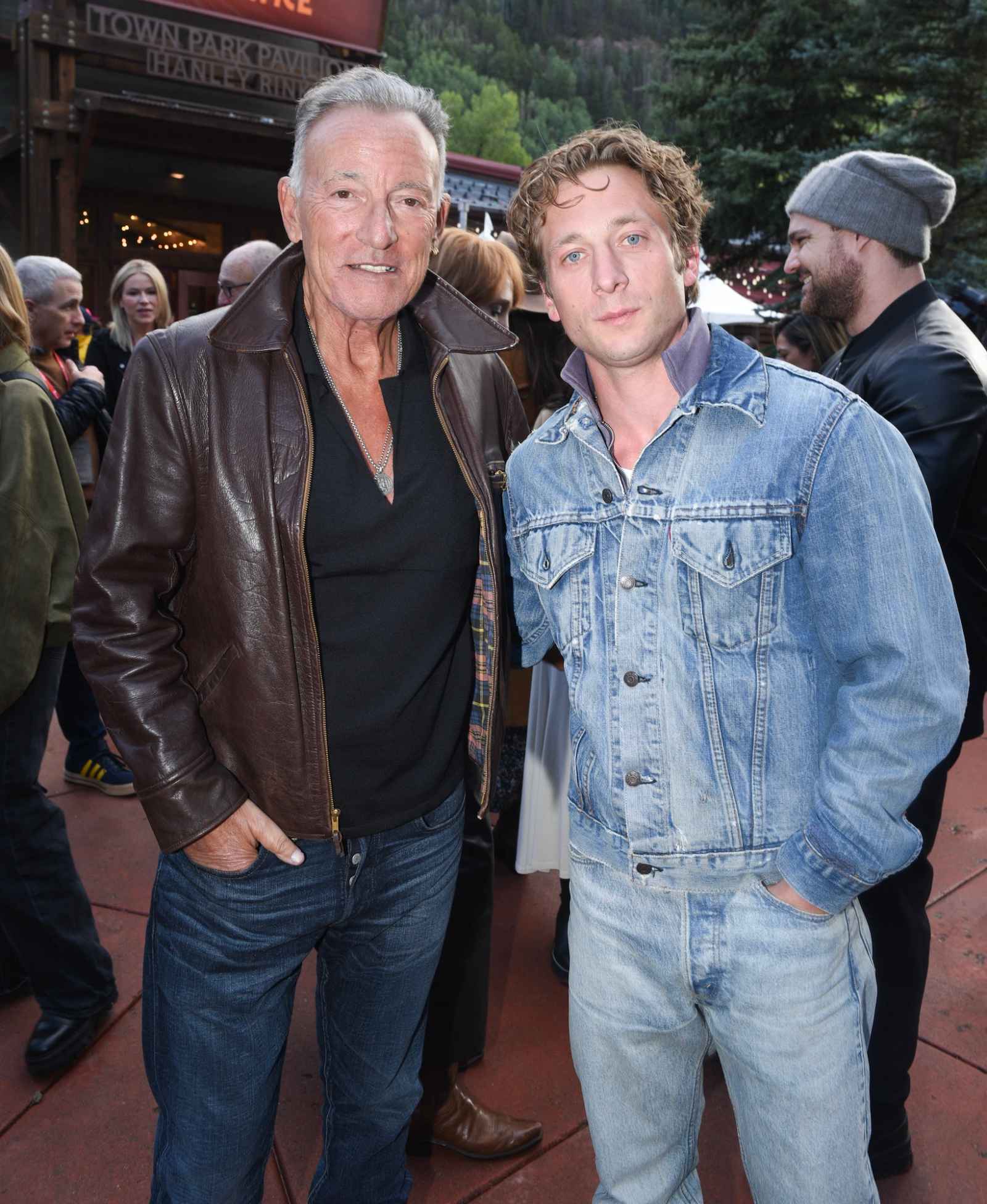 Bruce Springsteen Jokes Jeremy Allen White Is 'Better Looking' in ...