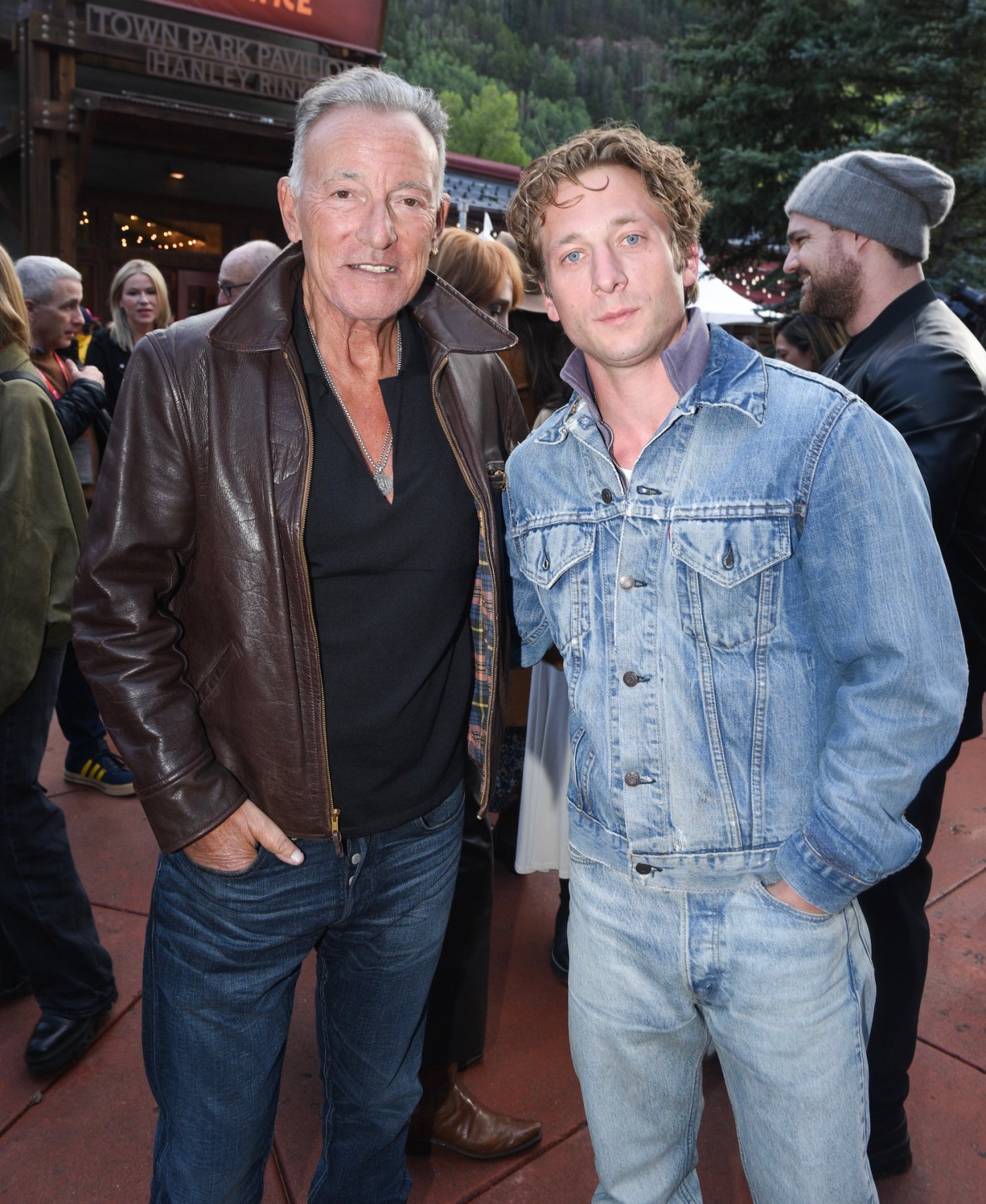 Bruce Springsteen Jokes Jeremy Allen White Is 'Better Looking' in ...