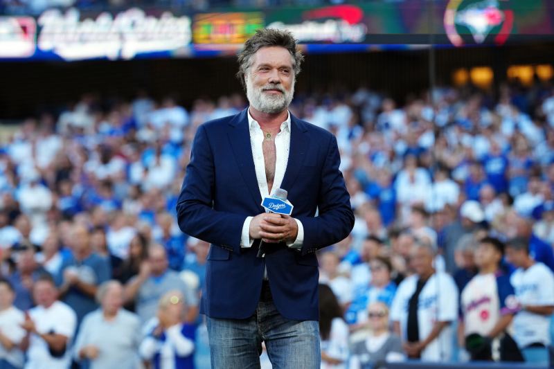 Singer Rufus Wainwright Changes ‘O Canada’ Lyrics at World Series | Us ...
