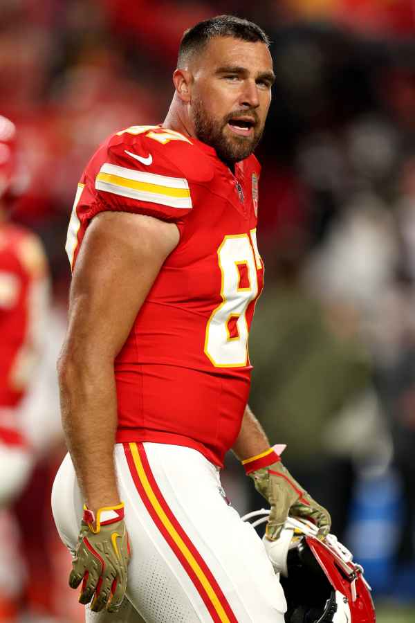 Fans Debate Travis Kelce’s Behavior During National Anthem Performance ...