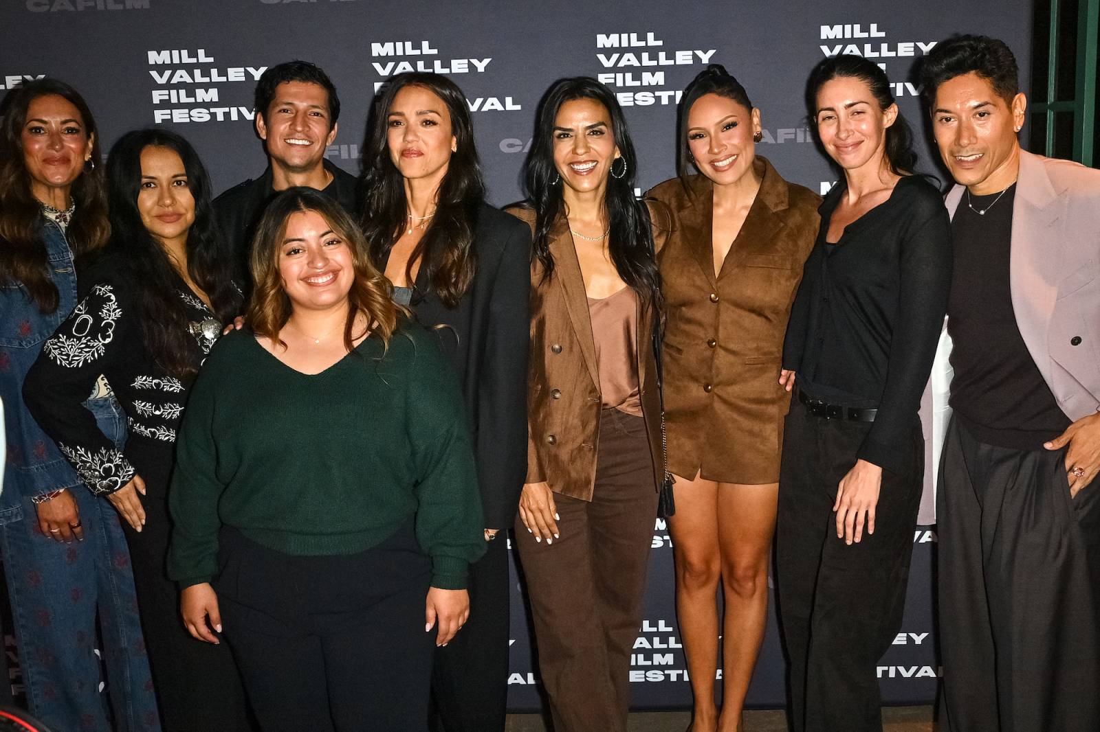 Jessica Alba and Danny Ramirez Jointly Pose on Red Carpet With Friends ...