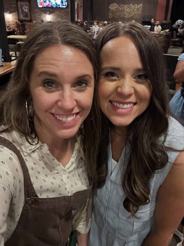 Jill Duggar Reunites With Michelle and Sisters to Support Jinger Duggar ...