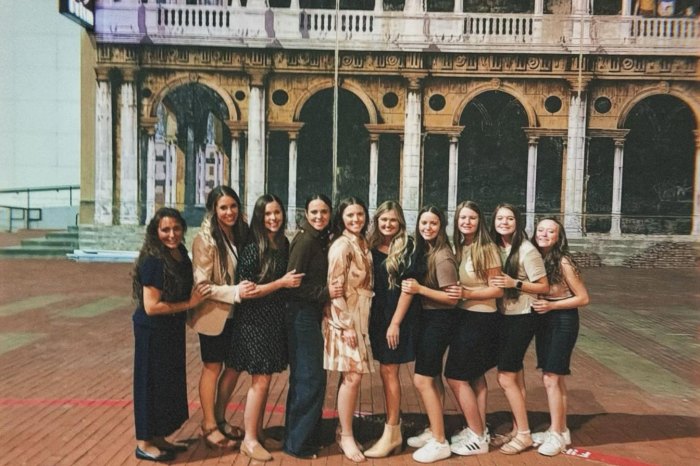 Jill Duggar Reunites With Michelle and Sisters to Support Jinger Duggar ...