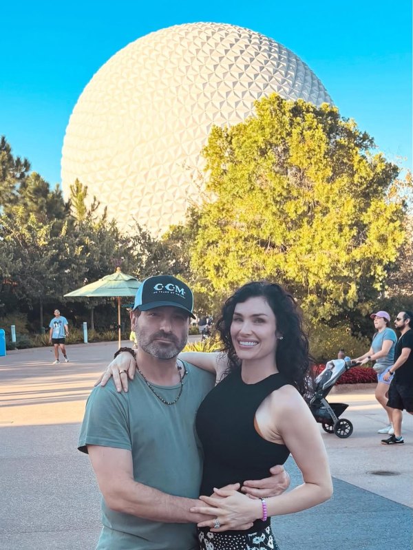 Johnny Galecki Shares Rare Photo With Wife and Kids at Disney World ...