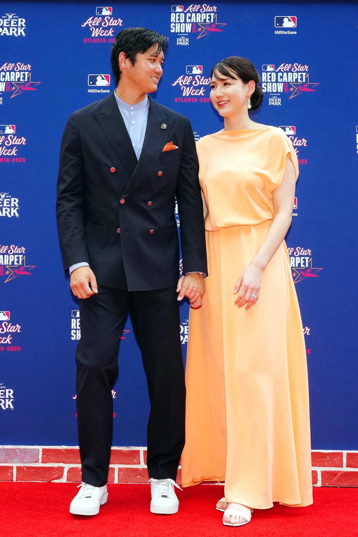 Shohei Ohtani’s Wife Responds to ‘We Don’t Need You’ Chants at World ...