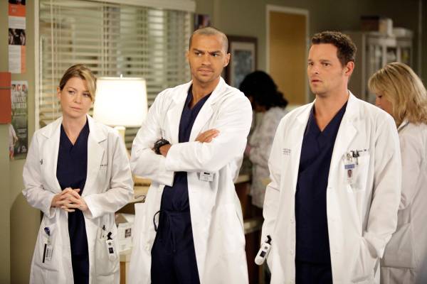 Grey's Anatomy Stars Who Are — And Aren't — Returning for Season 23