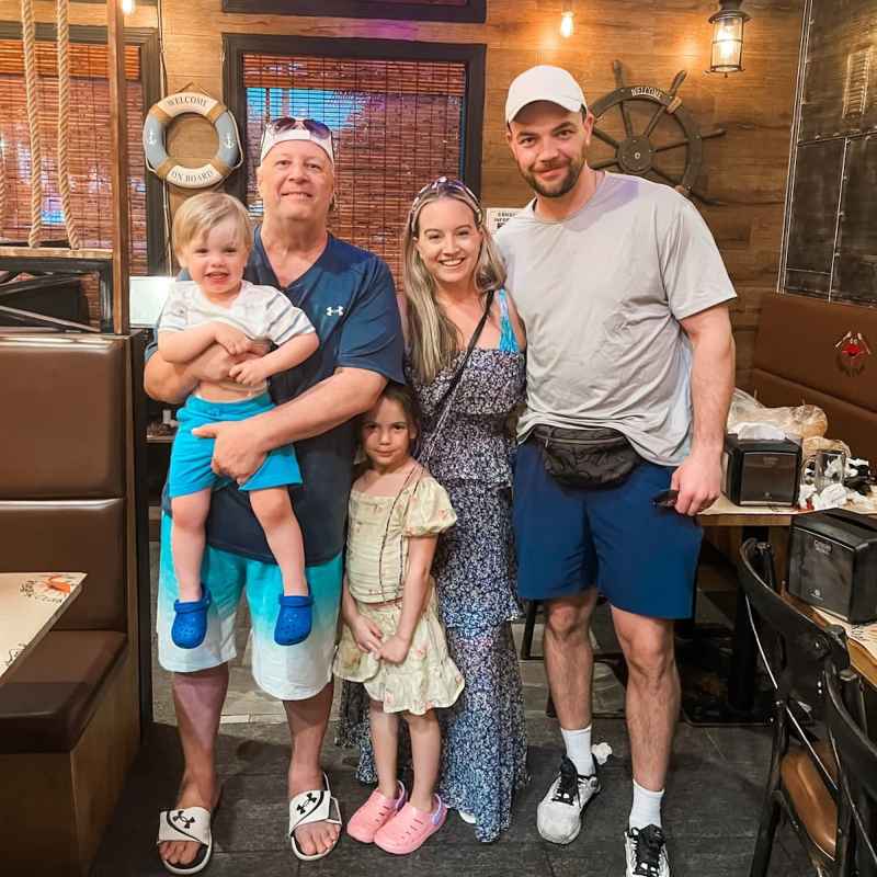 90 Day Fiance Star Elizabeth Provides Update After Father's Death | Us ...