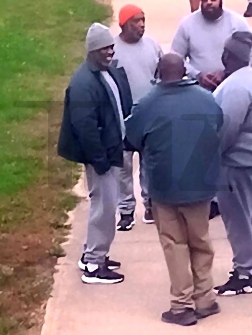 Diddy Photographed in Prison for 1st Time Since 2024 Arrest | Us Weekly