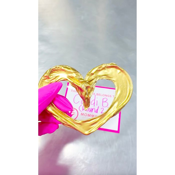 Cardi B Turns Her Umbilical Cord Into Gold Pendant After Giving Birth ...