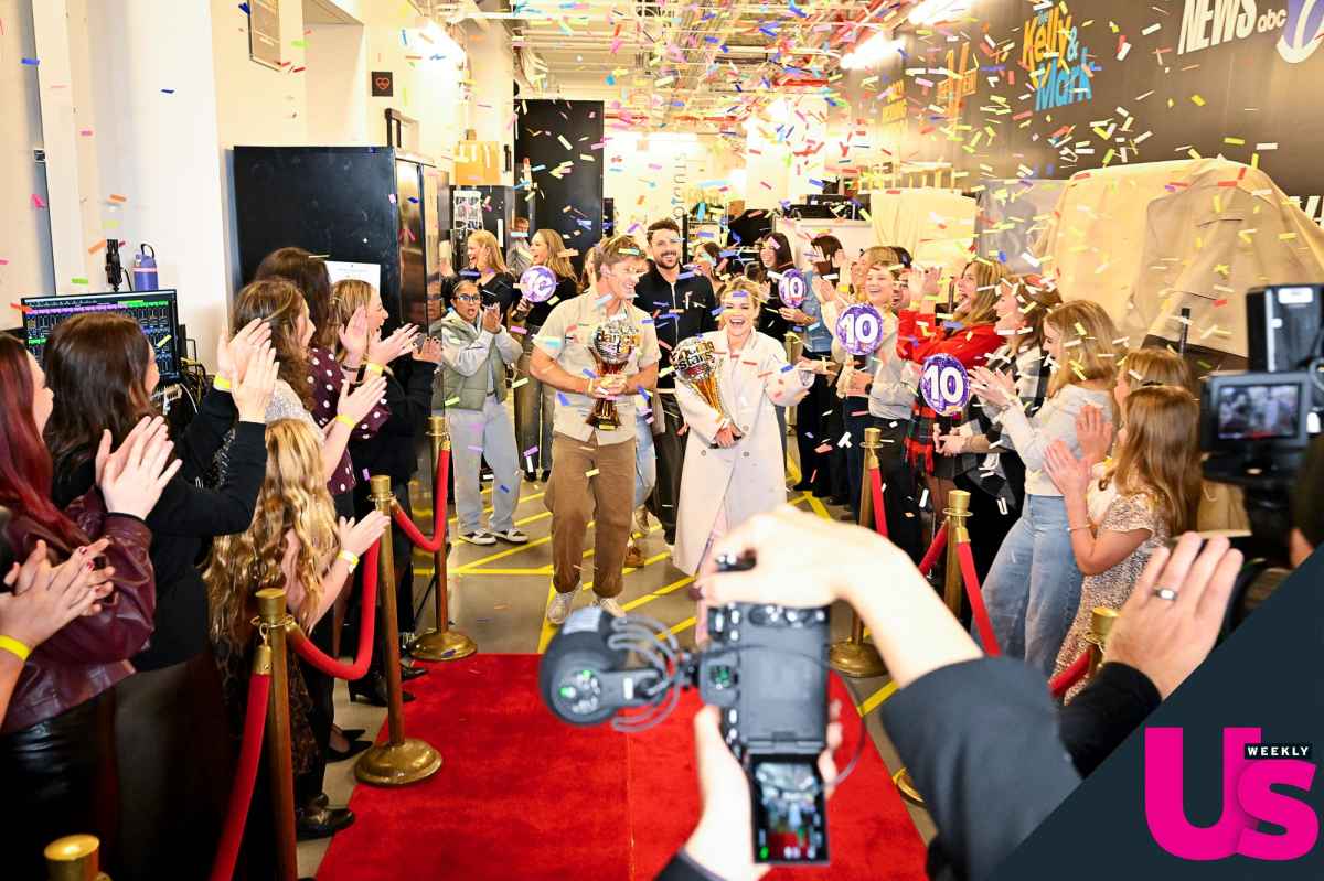 DWTS Cast Jets to GMA After Season Finale: Behind-the-Scenes Photos ...