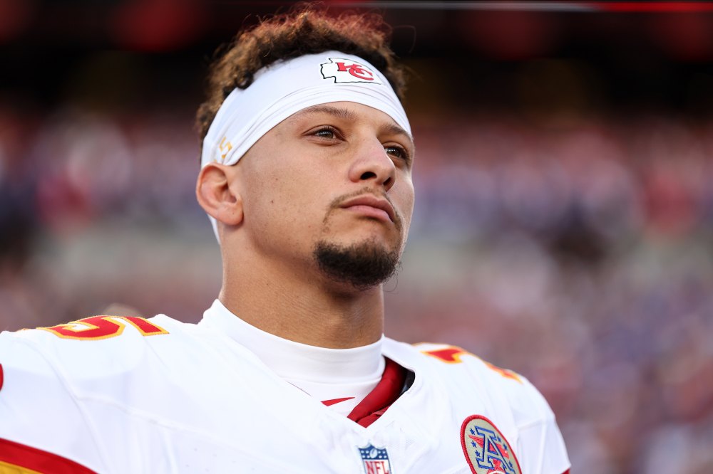 Patrick Mahomes Admits Chiefs Face ‘Uphill Battle’ Sitting Outside ...