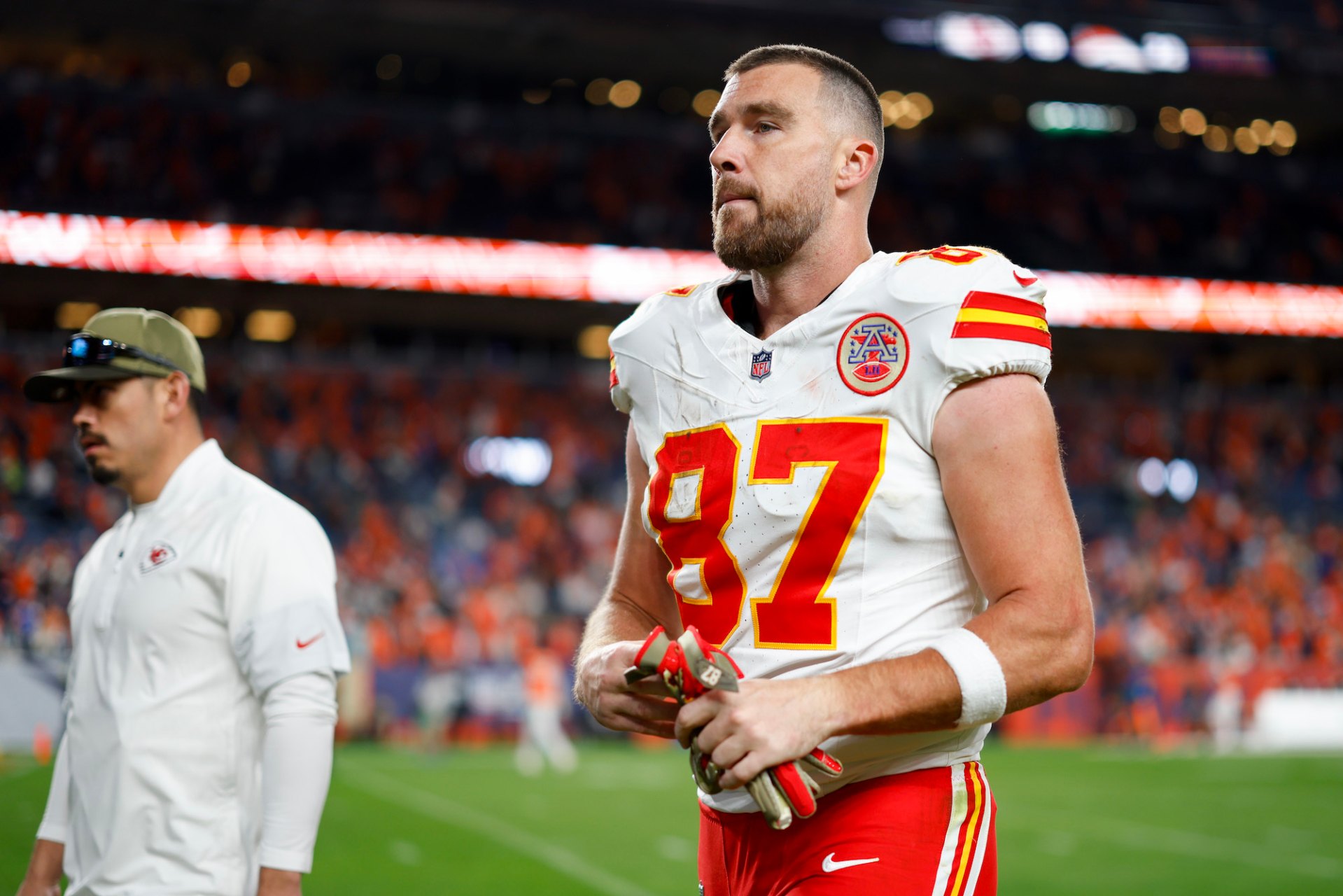 Travis Kelce Taunts Much Shorter Broncos Player in Another Chiefs Loss ...