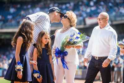 Alex Rodriguez's Family Guide: Meet His Mom, Dad, Siblings and More ...