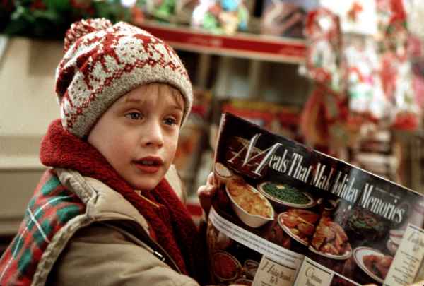 Macaulay Culkin’s Home Alone Turns 35: Revisit the Holiday Classic | Us ...